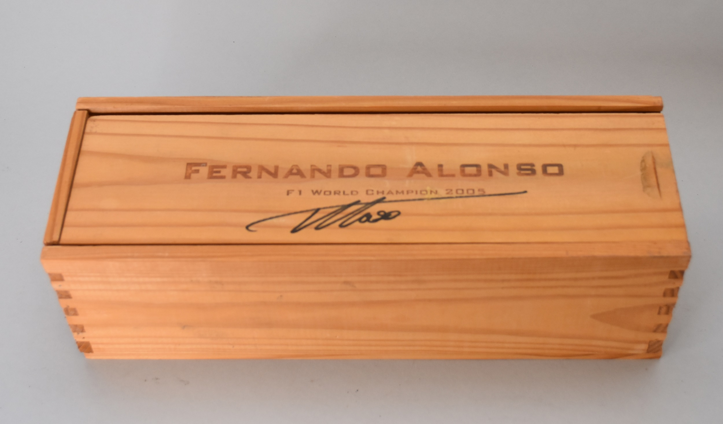 Lot 380 - Fernando Alonso: a signed cased 2005 wine
