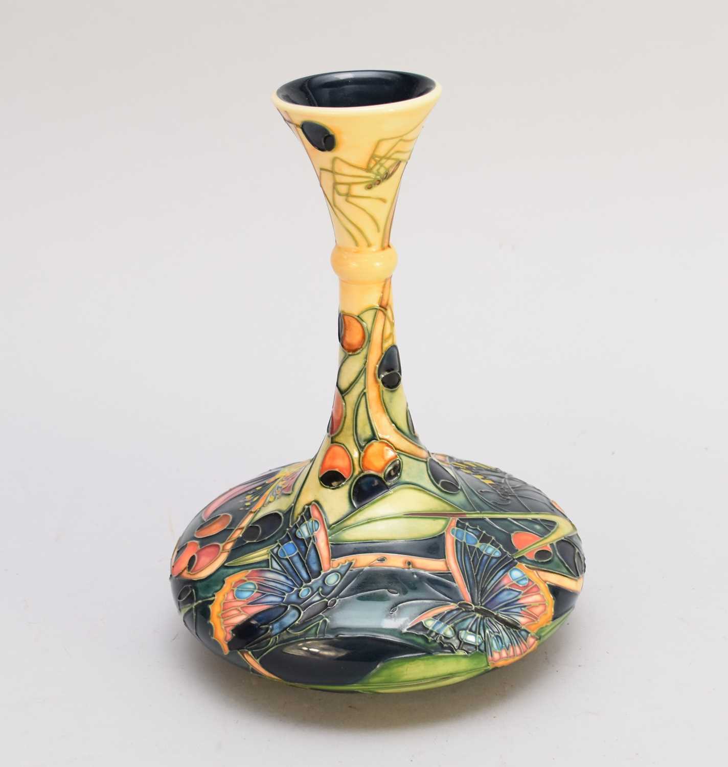 Moorcroft 'Hartgring' vase | Barnebys