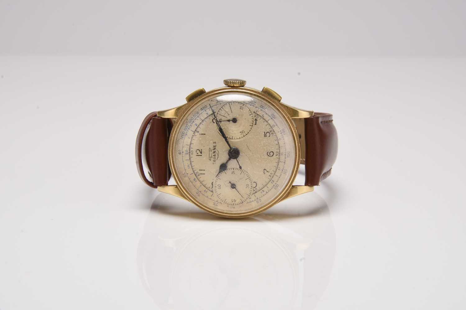 Lot 430 - Tavannes: A gentleman's 18ct gold